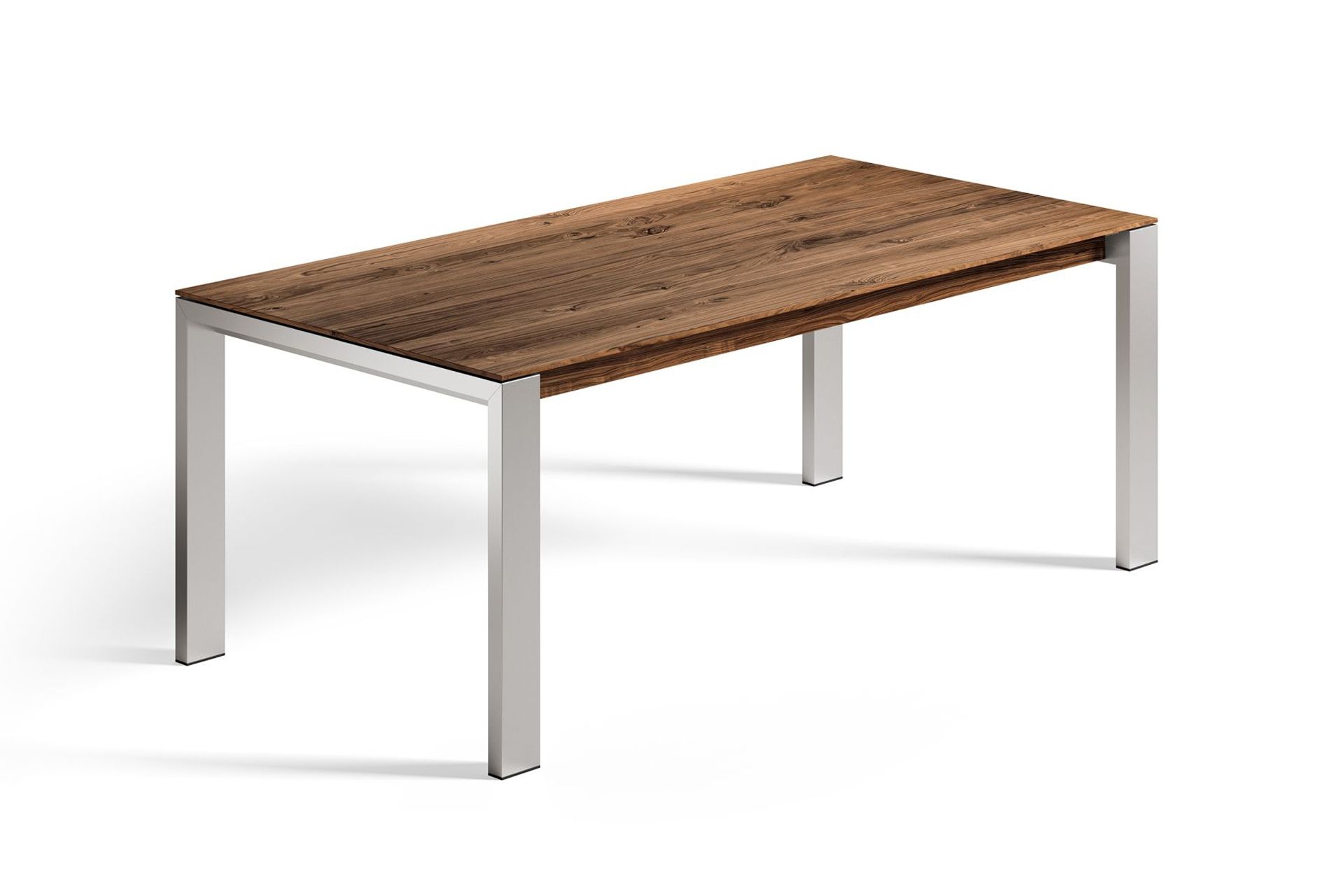 Esstische mit Metallbeinen